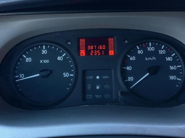 Melns Renault Trafic 2005 Rīga, ar dzinēja tilpumu 2.50 L un nobraukumu 387 tūkst. km par 3980 €, foto 2 vietnē AUTOMOTO.COM.LV