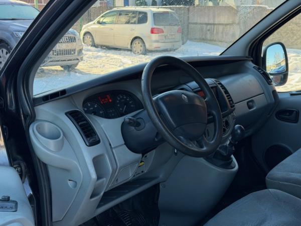 Melns Renault Trafic 2005 Rīga, ar dzinēja tilpumu 2.50 L un nobraukumu 387 tūkst. km par 3980 €, foto 9 vietnē AUTOMOTO.COM.LV