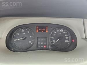 Black Renault Trafic 2005 in Saldus, with an engine capacity of 1.90 L and mileage of 371 thousand km for 4200 €, photo 11 on AUTOMOTO.COM.LV