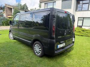 Black Renault Trafic 2005 in Riga, with an engine capacity of 2.50 L and mileage of 389 thousand km for 2950 €, photo 4 on AUTOMOTO.COM.LV