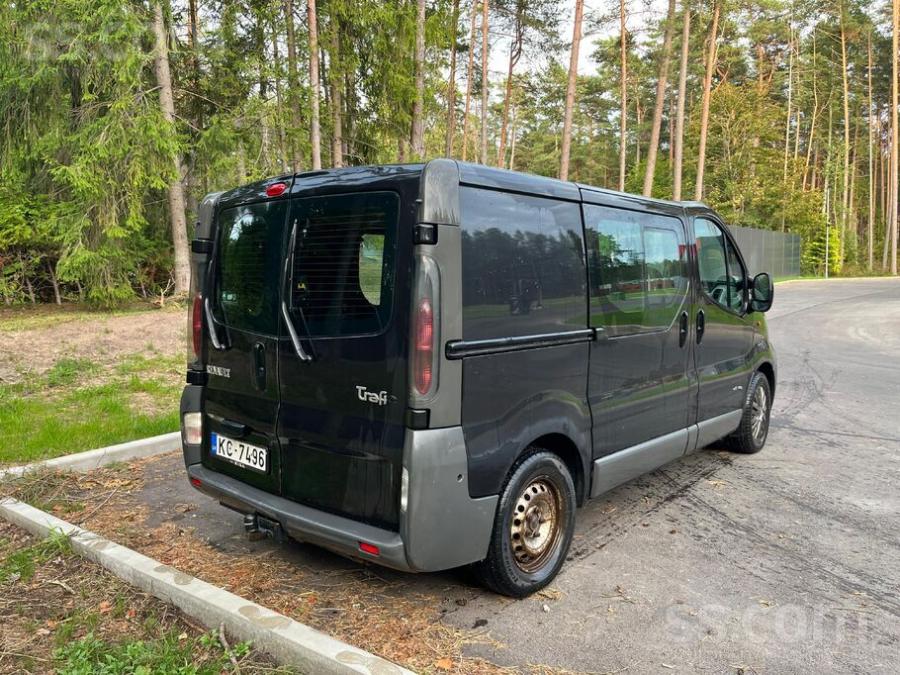 Melns Renault Trafic 2005 Rīga, ar dzinēja tilpumu 2.50 L un nobraukumu 265 tūkst. km par 1399 €, foto 1 vietnē AUTOMOTO.COM.LV