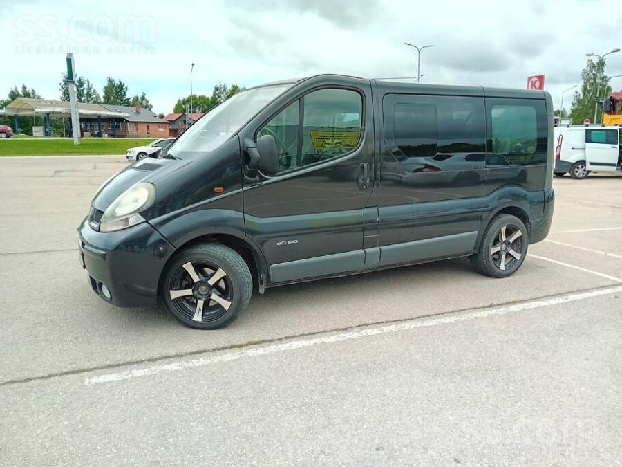 Melns Renault Trafic 2006 Kuldīga, ar dzinēja tilpumu 2.50 L un nobraukumu 790 tūkst. km par 2350 €, foto 2 vietnē AUTOMOTO.COM.LV