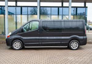 Melns Renault Trafic 2006 Cēsis, ar dzinēja tilpumu 2.50 L un nobraukumu 468 tūkst. km par 3950 €, foto 3 vietnē AUTOMOTO.COM.LV