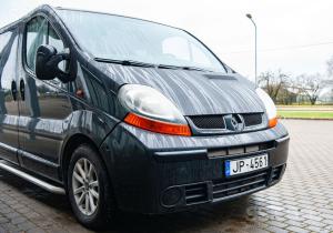 Melns Renault Trafic 2006 Cēsis, ar dzinēja tilpumu 2.50 L un nobraukumu 468 tūkst. km par 3950 €, foto 8 vietnē AUTOMOTO.COM.LV