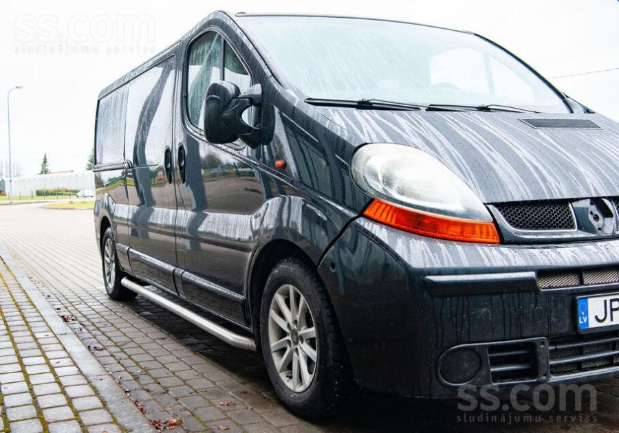 Melns Renault Trafic 2006 Cēsis, ar dzinēja tilpumu 2.50 L un nobraukumu 468 tūkst. km par 3950 €, foto 9 vietnē AUTOMOTO.COM.LV
