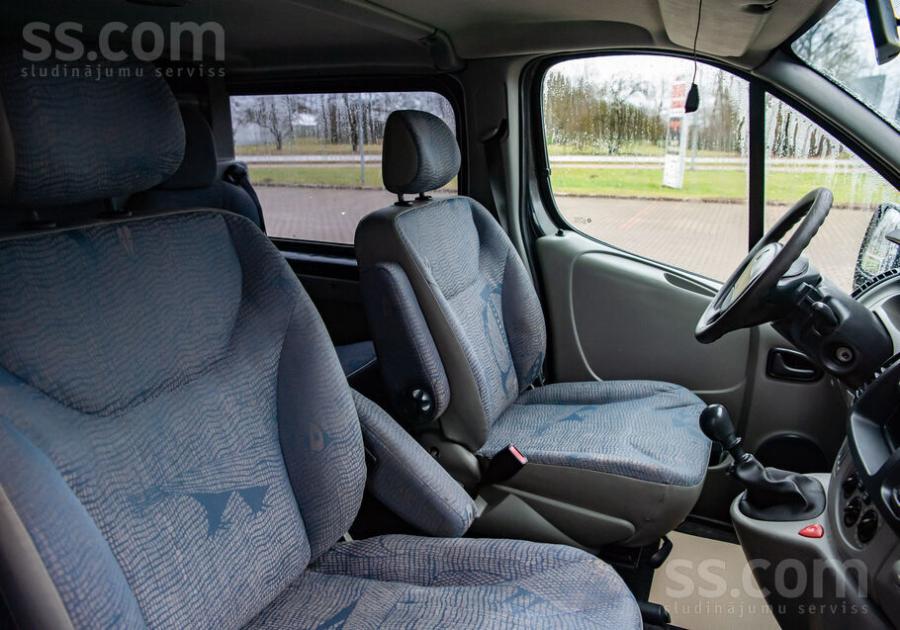 Melns Renault Trafic 2006 Cēsis, ar dzinēja tilpumu 2.50 L un nobraukumu 468 tūkst. km par 3950 €, foto 20 vietnē AUTOMOTO.COM.LV