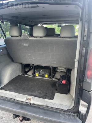 Melns Renault Trafic 2006 Rēzekne, ar dzinēja tilpumu 1.90 L un nobraukumu 337 tūkst. km par 6300 €, foto 12 vietnē AUTOMOTO.COM.LV