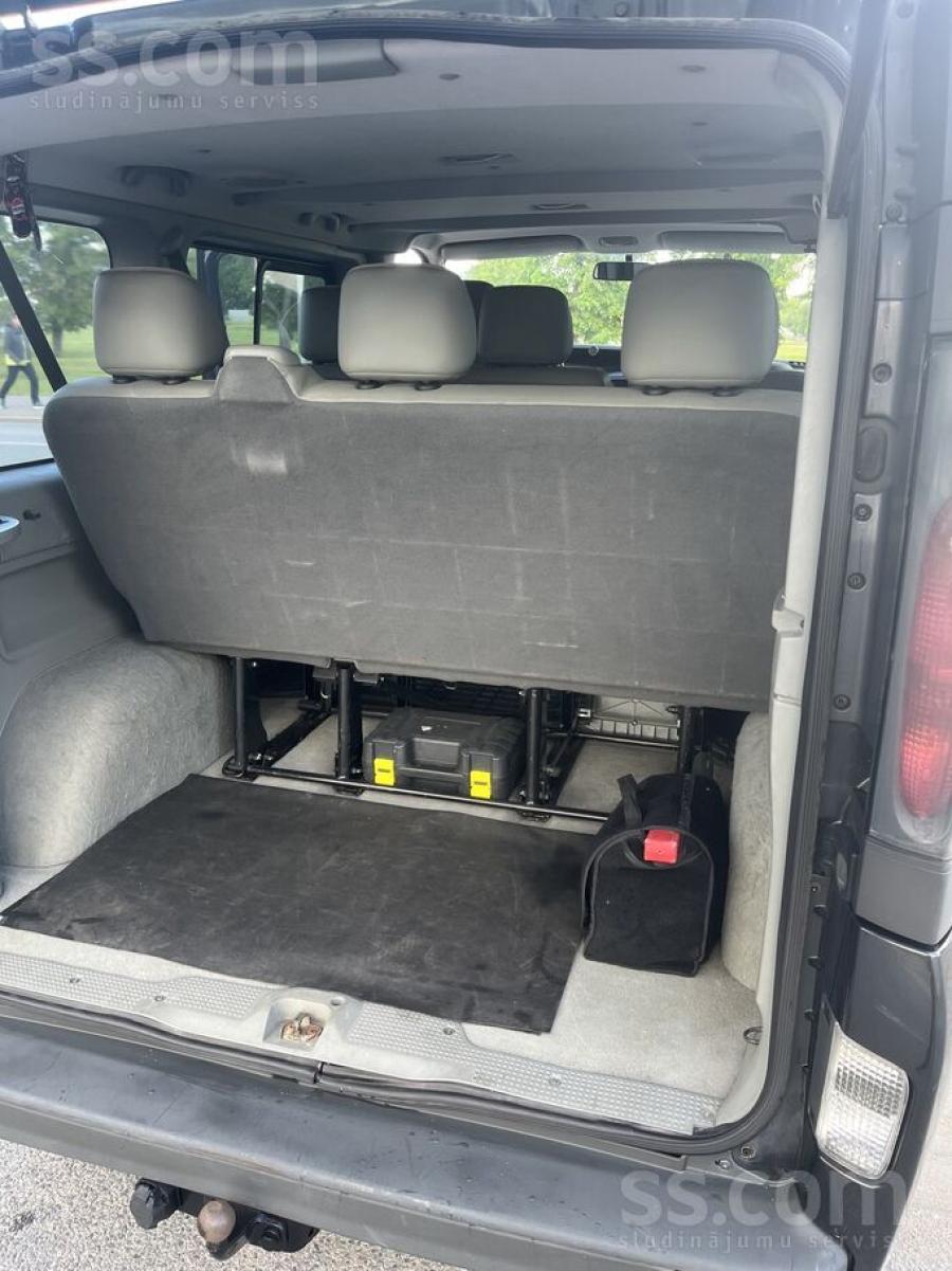 Melns Renault Trafic 2006 Rēzekne, ar dzinēja tilpumu 1.90 L un nobraukumu 337 tūkst. km par 6300 €, foto 12 vietnē AUTOMOTO.COM.LV