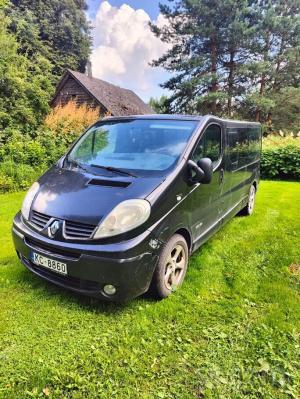 Melns Renault Trafic 2006 Jēkabpils, ar dzinēja tilpumu 2.50 L un nobraukumu 535 tūkst. km par 3500 €, foto  vietnē AUTOMOTO.COM.LV