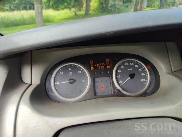 Black Renault Trafic 2006 in Jekabpils, with an engine capacity of 2.50 L and mileage of 535 thousand km for 3500 €, photo 5 on AUTOMOTO.COM.LV
