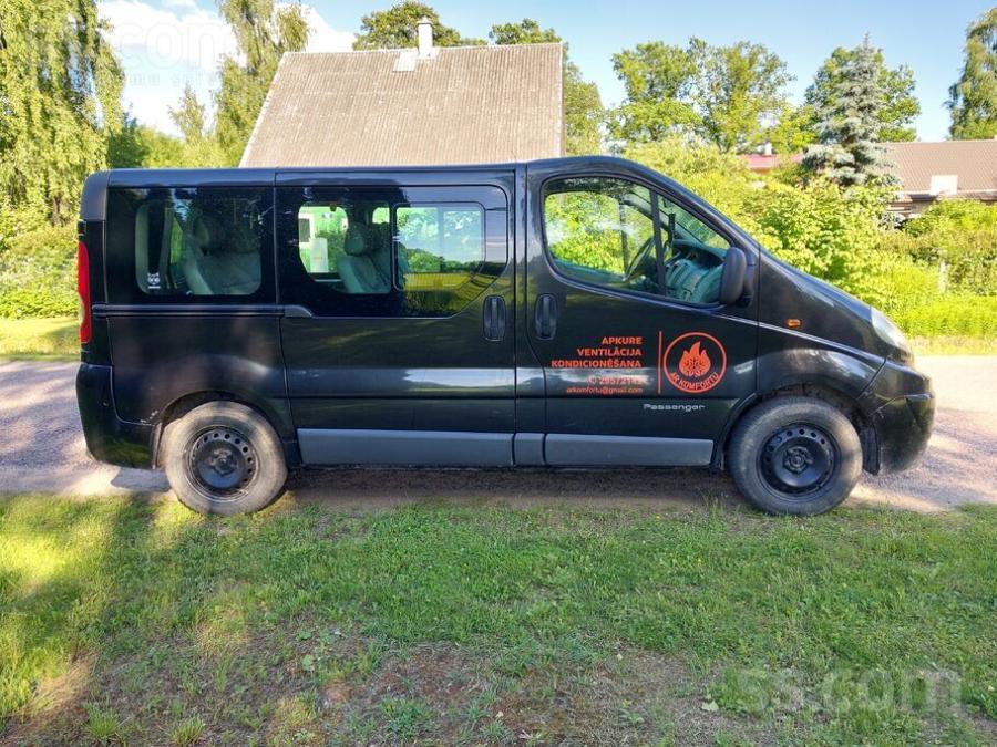 Black Renault Trafic 2007 in Saldus, with an engine capacity of 2.00 L and mileage of 400 thousand km for 3850 €, photo 3 on AUTOMOTO.COM.LV