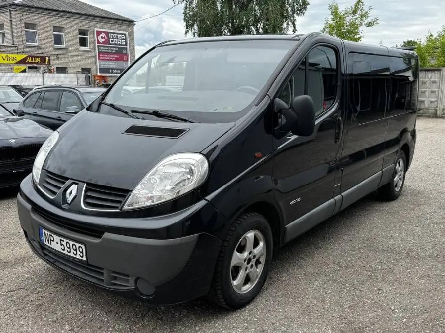 Black Renault Trafic 2007 in Daugavpils, with an engine capacity of 2.00 L and mileage of 419 thousand km for 5490 €, photo 4 on AUTOMOTO.COM.LV
