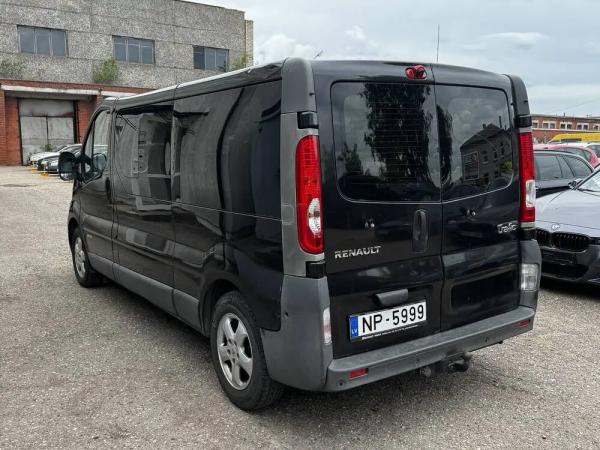 Melns Renault Trafic 2007 Daugavpils, ar dzinēja tilpumu 2.00 L un nobraukumu 419 tūkst. km par 5490 €, foto 4 vietnē AUTOMOTO.COM.LV
