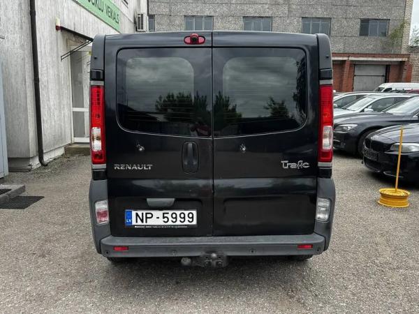 Melns Renault Trafic 2007 Daugavpils, ar dzinēja tilpumu 2.00 L un nobraukumu 419 tūkst. km par 5490 €, foto 5 vietnē AUTOMOTO.COM.LV