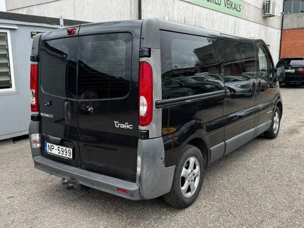 Melns Renault Trafic 2007 Daugavpils, ar dzinēja tilpumu 2.00 L un nobraukumu 419 tūkst. km par 5490 €, foto 6 vietnē AUTOMOTO.COM.LV