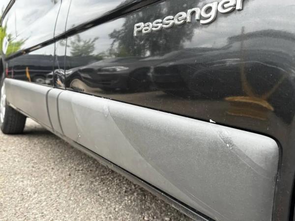 Melns Renault Trafic 2007 Daugavpils, ar dzinēja tilpumu 2.00 L un nobraukumu 419 tūkst. km par 5490 €, foto 8 vietnē AUTOMOTO.COM.LV