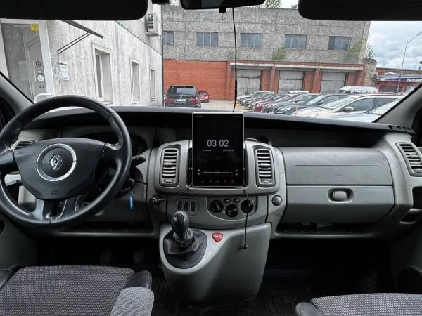 Melns Renault Trafic 2007 Daugavpils, ar dzinēja tilpumu 2.00 L un nobraukumu 419 tūkst. km par 5490 €, foto 10 vietnē AUTOMOTO.COM.LV