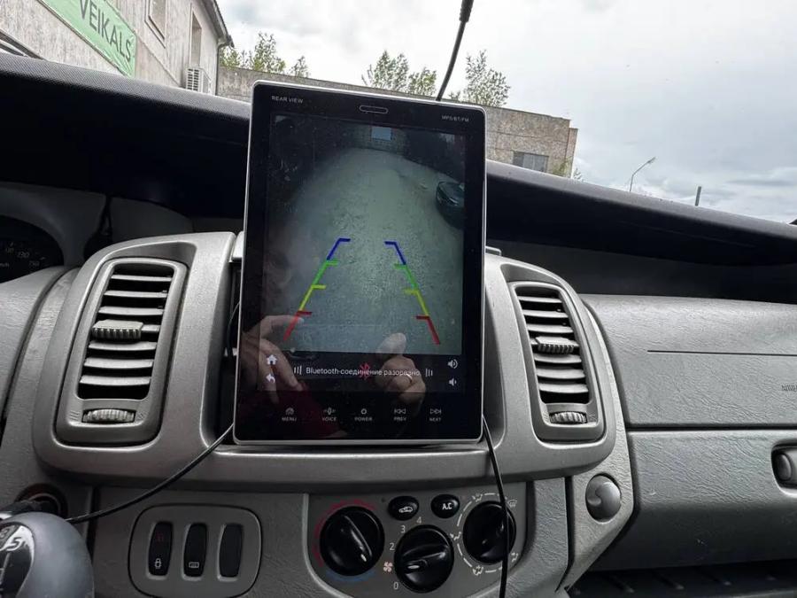 Black Renault Trafic 2007 in Daugavpils, with an engine capacity of 2.00 L and mileage of 419 thousand km for 5490 €, photo 14 on AUTOMOTO.COM.LV
