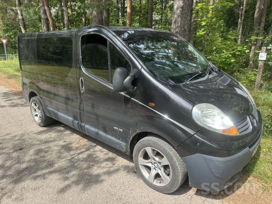 Black Renault Trafic 2007 in Riga, with an engine capacity of 2.00 L and mileage of 200 thousand km for 1990 €, photo 1 on AUTOMOTO.COM.LV