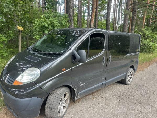 Black Renault Trafic 2007 in Riga, with an engine capacity of 2.00 L and mileage of 200 thousand km for 1990 €, photo 3 on AUTOMOTO.COM.LV