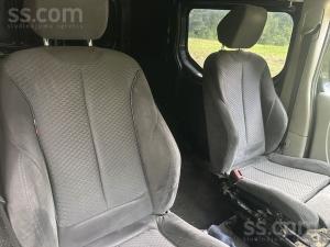 Black Renault Trafic 2007 in Riga, with an engine capacity of 2.00 L and mileage of 200 thousand km for 1990 €, photo 5 on AUTOMOTO.COM.LV
