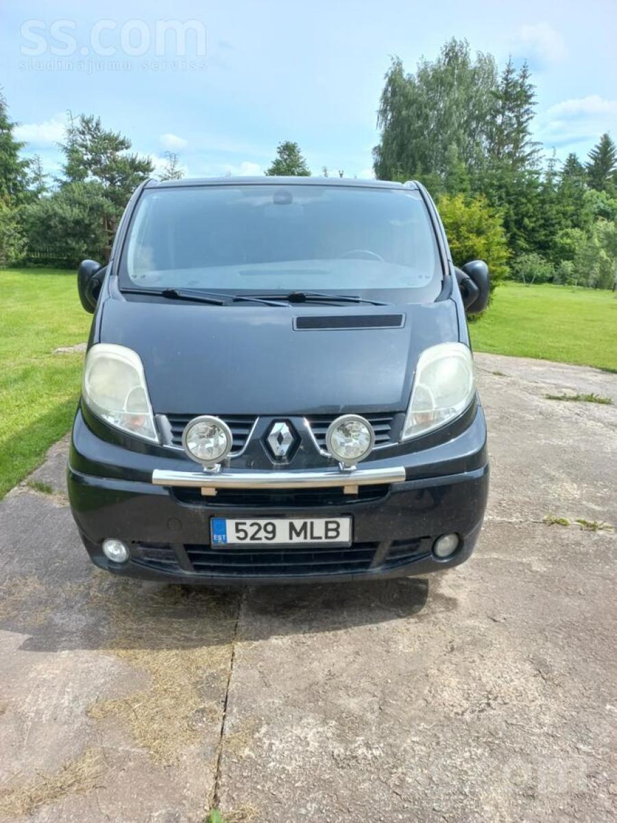 Black Renault Trafic 2008 in Tallinn, with an engine capacity of 2.30 L and mileage of 330 thousand km for 3500 €, photo 2 on AUTOMOTO.COM.LV