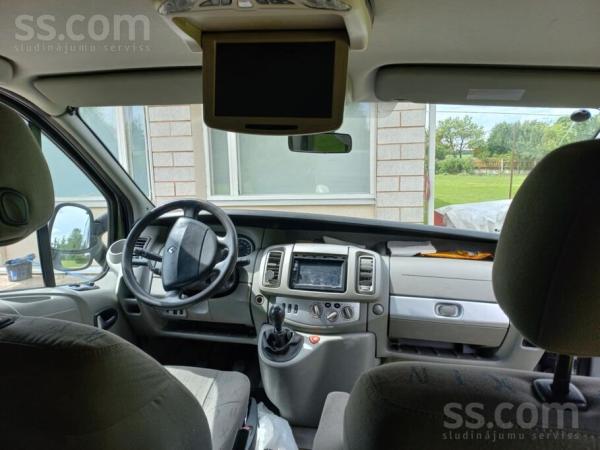 Black Renault Trafic 2008 in Tallinn, with an engine capacity of 2.30 L and mileage of 330 thousand km for 3500 €, photo 4 on AUTOMOTO.COM.LV