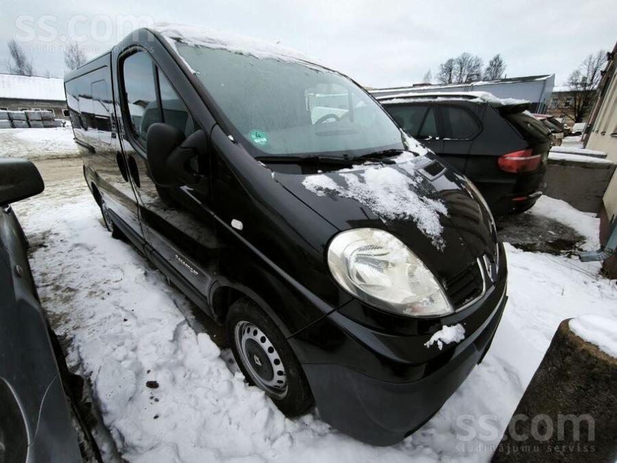 Black Renault Trafic 2008 in Riga, with an engine capacity of 2.00 L and mileage of 261 thousand km for 6300 €, photo 3 on AUTOMOTO.COM.LV