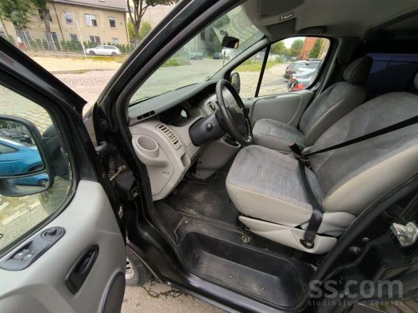 Melns Renault Trafic 2008 Rīga, ar dzinēja tilpumu 2.00 L un nobraukumu 262 tūkst. km par 5300 €, foto 7 vietnē AUTOMOTO.COM.LV