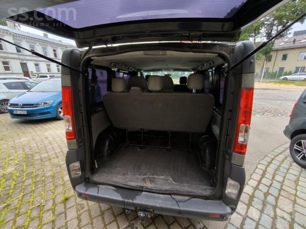 Melns Renault Trafic 2008 Rīga, ar dzinēja tilpumu 2.00 L un nobraukumu 262 tūkst. km par 5300 €, foto 10 vietnē AUTOMOTO.COM.LV