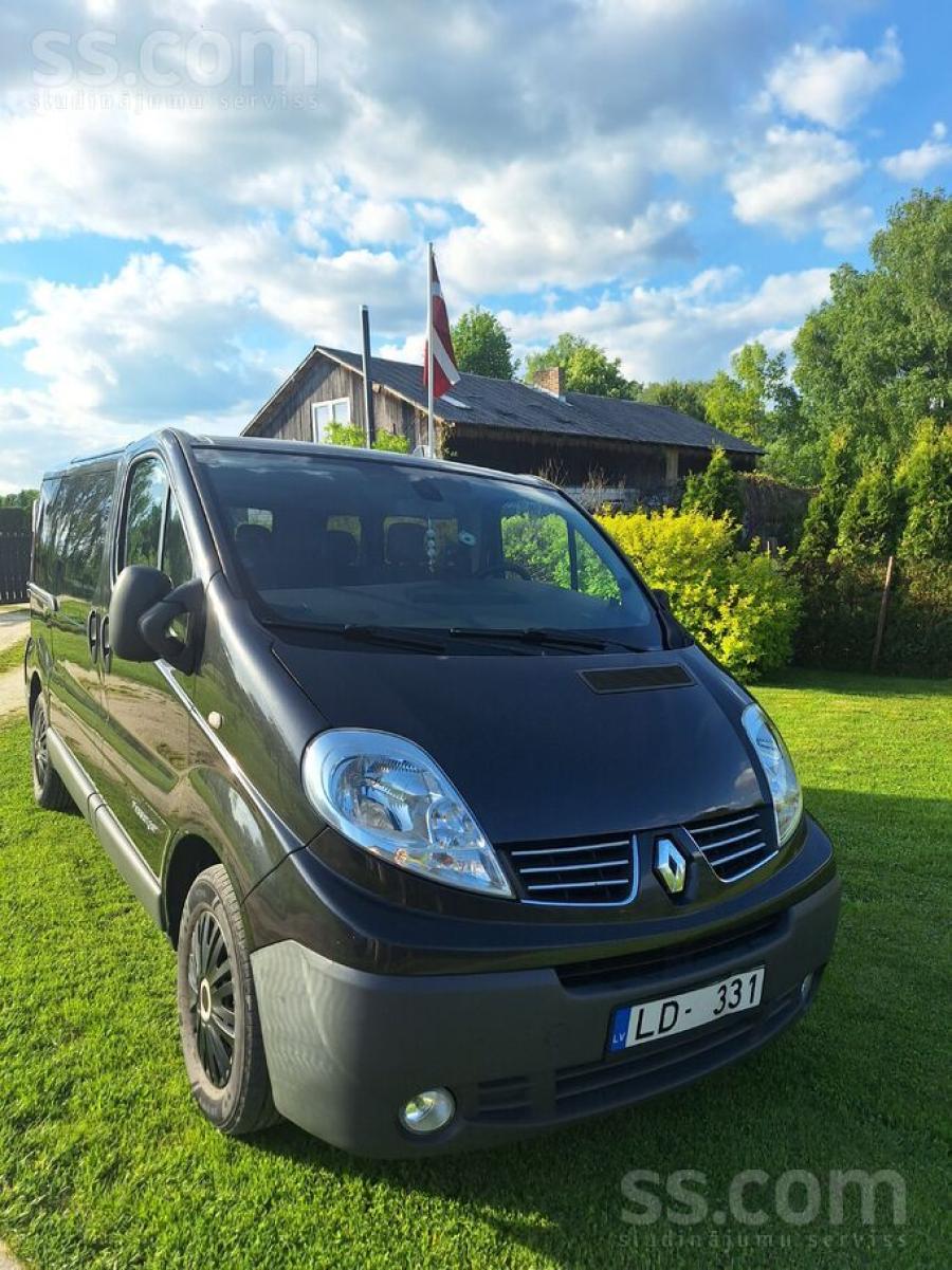 Black Renault Trafic 2008 in Ogre, with an engine capacity of 2.00 L and mileage of 351 thousand km for 5200 €, photo 3 on AUTOMOTO.COM.LV