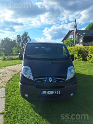 Black Renault Trafic 2008 in Ogre, with an engine capacity of 2.00 L and mileage of 351 thousand km for 5200 €, photo 4 on AUTOMOTO.COM.LV