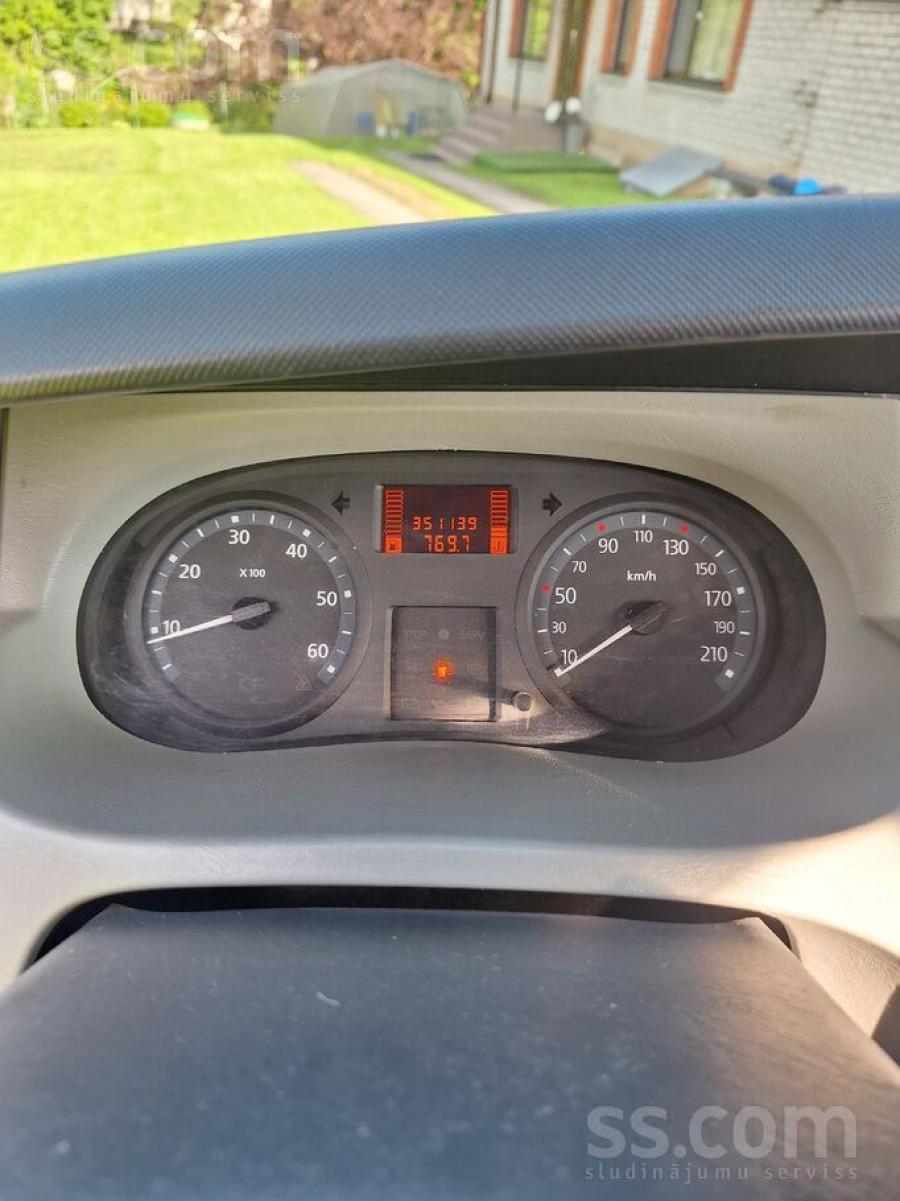 Black Renault Trafic 2008 in Ogre, with an engine capacity of 2.00 L and mileage of 351 thousand km for 5200 €, photo 9 on AUTOMOTO.COM.LV
