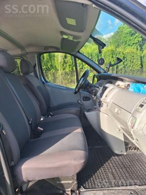 Black Renault Trafic 2008 in Ogre, with an engine capacity of 2.00 L and mileage of 351 thousand km for 5200 €, photo 11 on AUTOMOTO.COM.LV