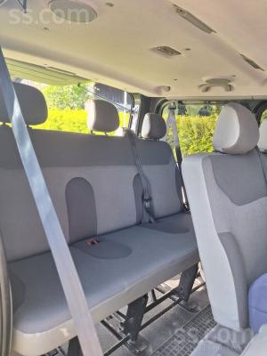 Black Renault Trafic 2008 in Ogre, with an engine capacity of 2.00 L and mileage of 351 thousand km for 5200 €, photo 12 on AUTOMOTO.COM.LV