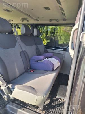 Black Renault Trafic 2008 in Ogre, with an engine capacity of 2.00 L and mileage of 351 thousand km for 5200 €, photo 13 on AUTOMOTO.COM.LV