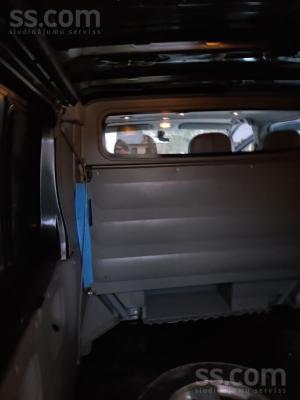 Black Renault Trafic 2008 in Ogre, with an engine capacity of 2.50 L and mileage of 351 thousand km for 5450 €, photo 3 on AUTOMOTO.COM.LV