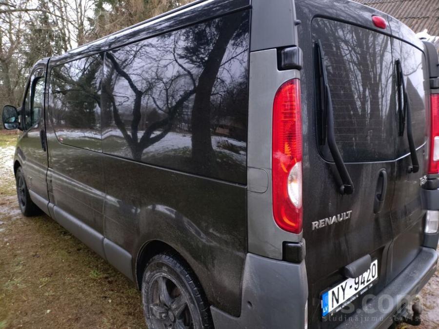 Black Renault Trafic 2008 in Ogre, with an engine capacity of 2.50 L and mileage of 351 thousand km for 5450 €, photo 5 on AUTOMOTO.COM.LV