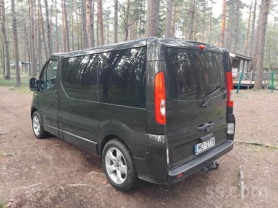 Melns Renault Trafic 2008 Rīga, ar dzinēja tilpumu 2.00 L un nobraukumu 0 tūkst. km par 6300 €, foto 4 vietnē AUTOMOTO.COM.LV