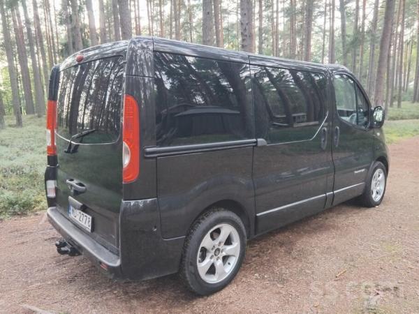 Black Renault Trafic 2008 in Riga, with an engine capacity of 2.00 L and mileage of 0 thousand km for 6300 €, photo 4 on AUTOMOTO.COM.LV