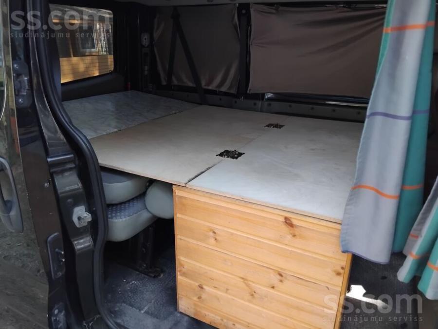 Black Renault Trafic 2008 in Riga, with an engine capacity of 2.00 L and mileage of 0 thousand km for 5700 €, photo 14 on AUTOMOTO.COM.LV