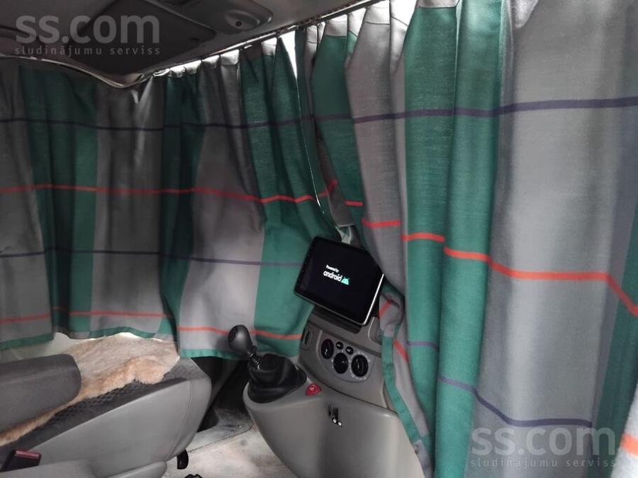 Black Renault Trafic 2008 in Riga, with an engine capacity of 2.00 L and mileage of 0 thousand km for 5700 €, photo 18 on AUTOMOTO.COM.LV
