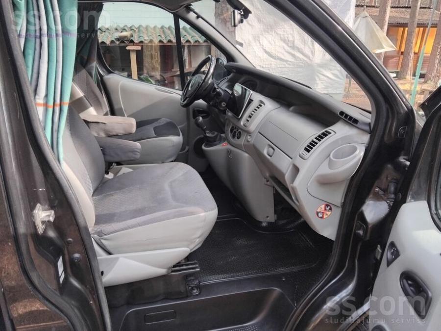 Black Renault Trafic 2008 in Riga, with an engine capacity of 2.00 L and mileage of 0 thousand km for 5700 €, photo 20 on AUTOMOTO.COM.LV