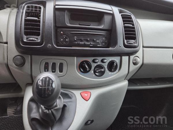 Black Renault Trafic 2008 in Bauska, with an engine capacity of 2.00 L and mileage of 0 thousand km for 5100 €, photo 9 on AUTOMOTO.COM.LV