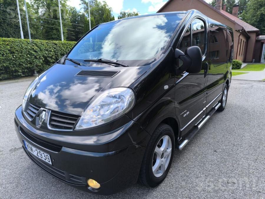 Melns Renault Trafic 2008 Valmiera, ar dzinēja tilpumu 2.50 L un nobraukumu 378 tūkst. km par 6550 €, foto 1 vietnē AUTOMOTO.COM.LV
