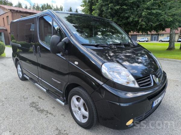 Black Renault Trafic 2008 in Valmiera, with an engine capacity of 2.50 L and mileage of 378 thousand km for 6550 €, photo 10 on AUTOMOTO.COM.LV