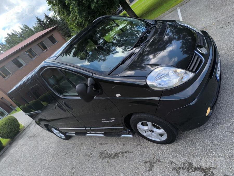 Melns Renault Trafic 2008 Valmiera, ar dzinēja tilpumu 2.50 L un nobraukumu 378 tūkst. km par 6550 €, foto 13 vietnē AUTOMOTO.COM.LV