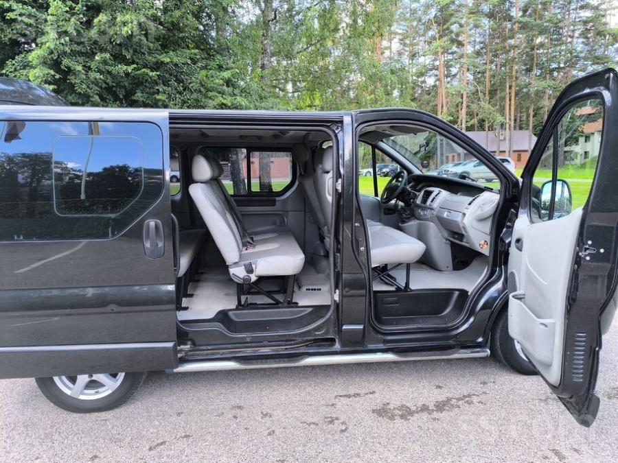 Melns Renault Trafic 2008 Valmiera, ar dzinēja tilpumu 2.50 L un nobraukumu 378 tūkst. km par 6550 €, foto 14 vietnē AUTOMOTO.COM.LV