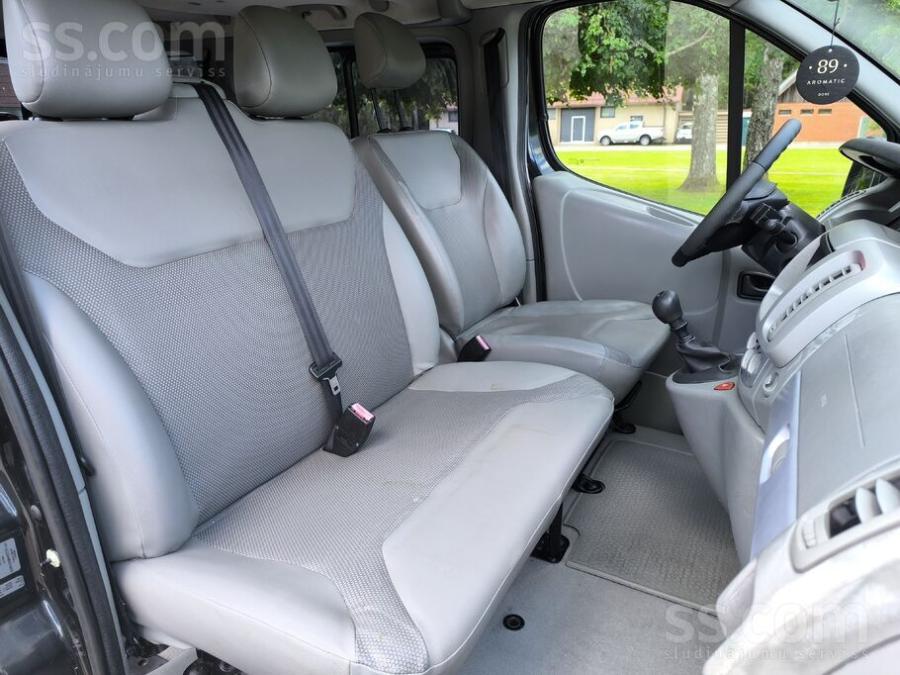 Melns Renault Trafic 2008 Valmiera, ar dzinēja tilpumu 2.50 L un nobraukumu 378 tūkst. km par 6550 €, foto 20 vietnē AUTOMOTO.COM.LV