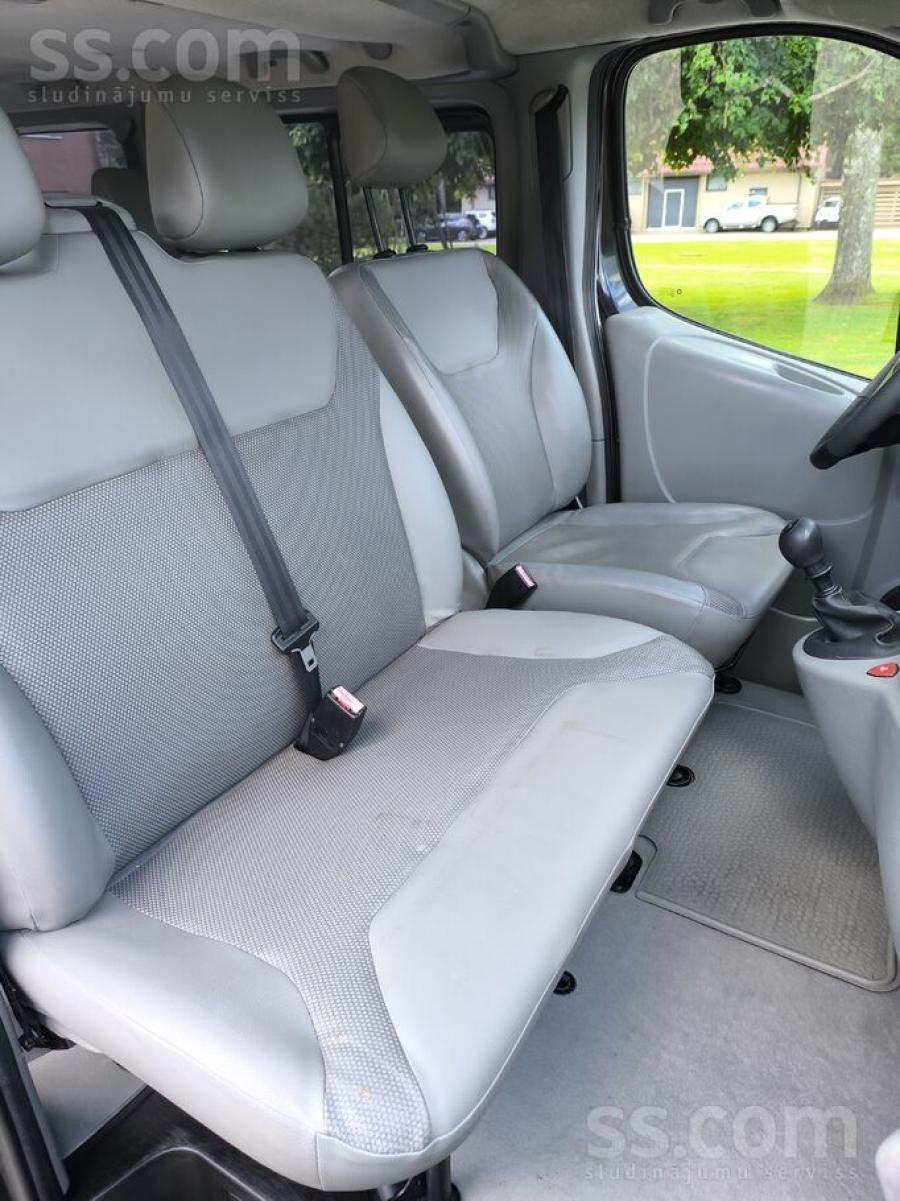 Melns Renault Trafic 2008 Valmiera, ar dzinēja tilpumu 2.50 L un nobraukumu 378 tūkst. km par 6550 €, foto 23 vietnē AUTOMOTO.COM.LV